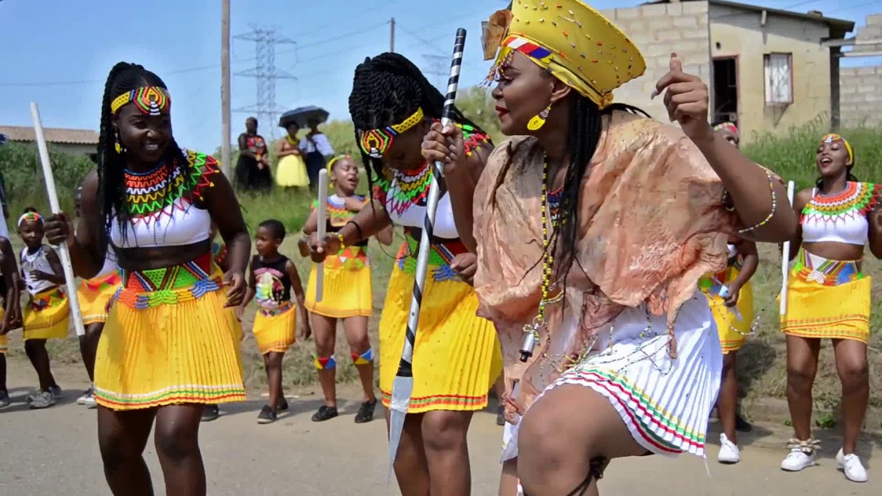 Umemulo: The Traditional Zulu Coming-of-Age Ceremony for Women - Pan ...