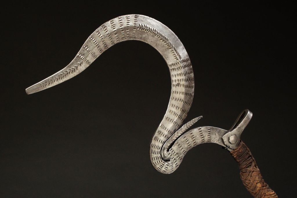 A Sengese: Traditional Matakam Throwing Knife and African Cultural ...
